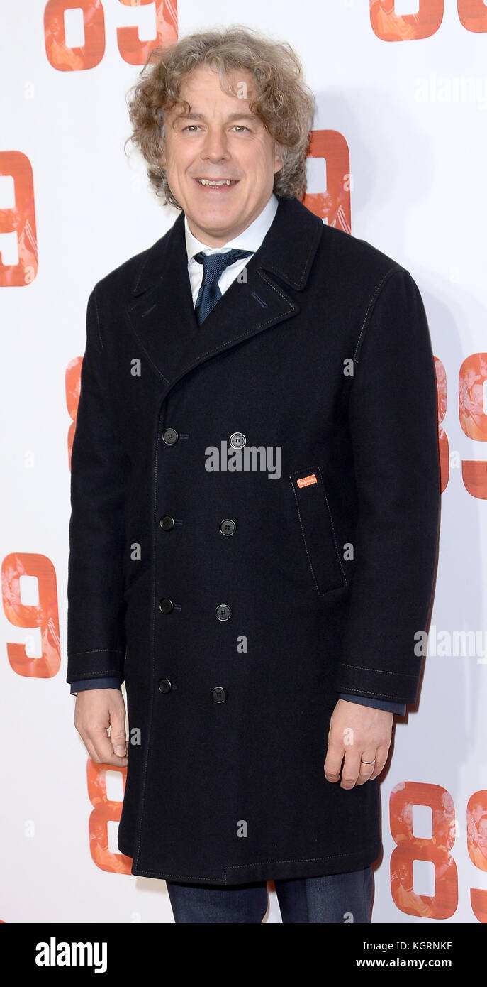 Photo Must Be Credited ©Alpha Press 078237 08/11/2017 Alan Davies at ...