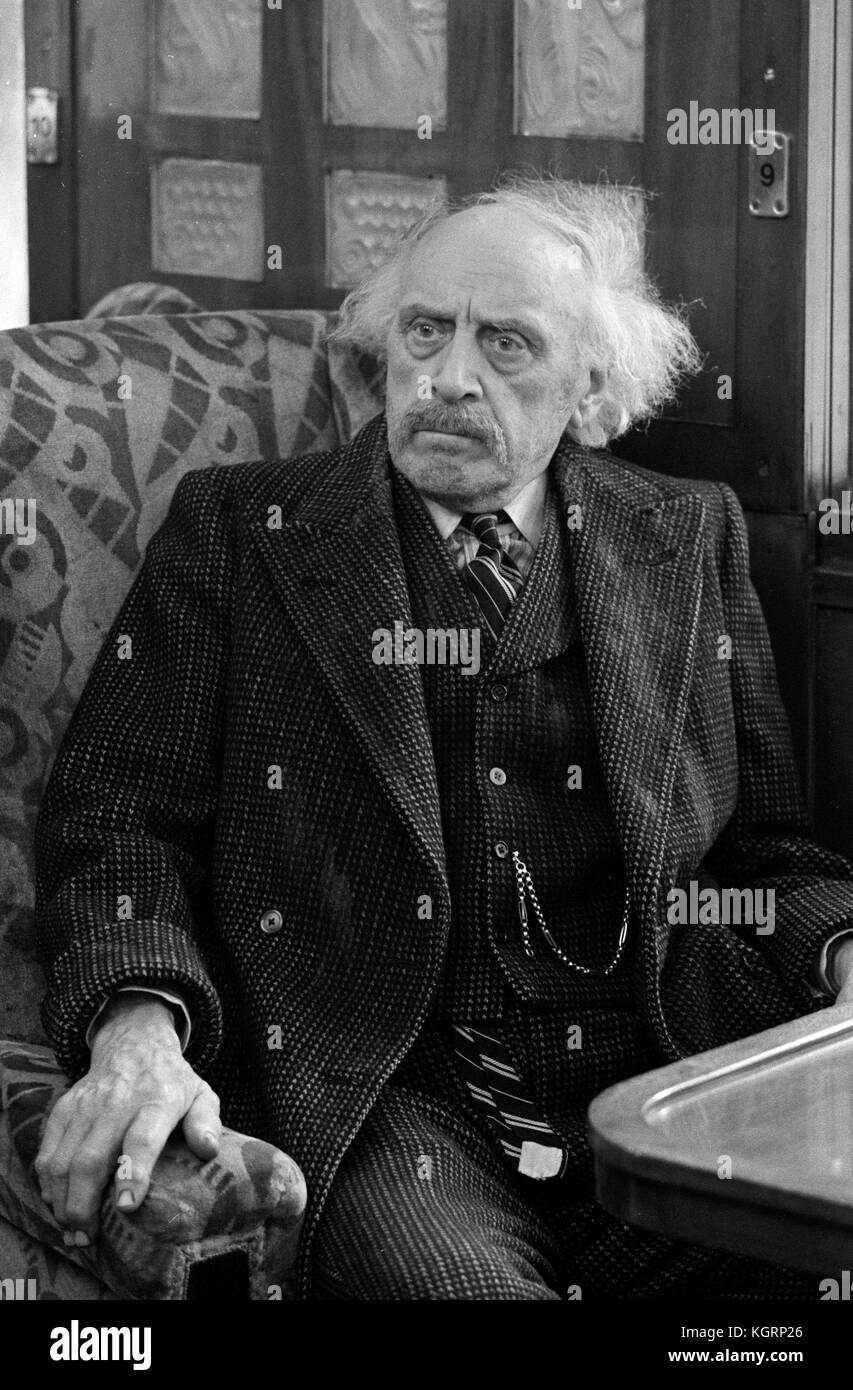 Murder on the Orient Express (1974) , George Coulouris Date: 1974 Stock ...