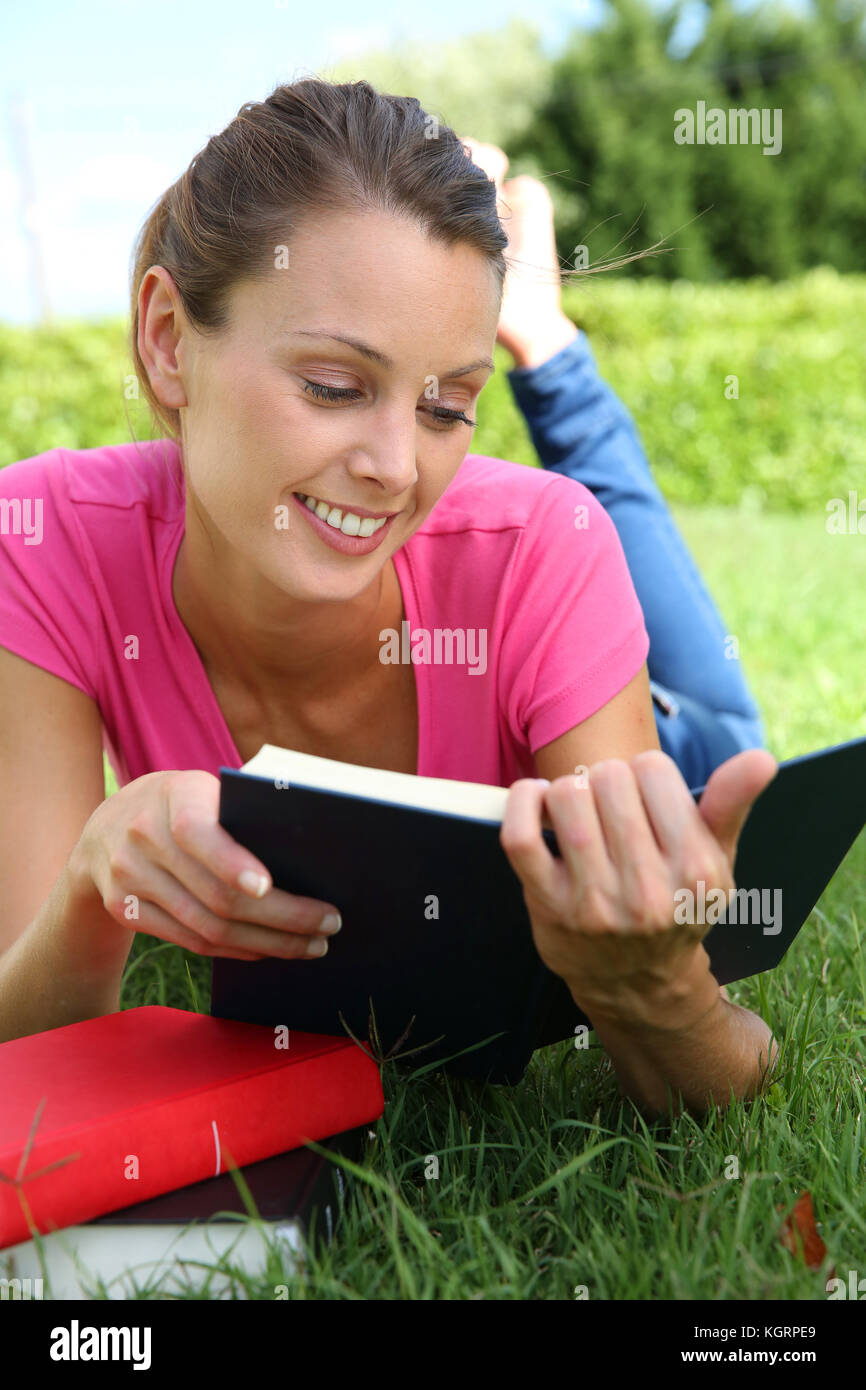 Beautiful girl reading in nature hi-res stock photography and images ...
