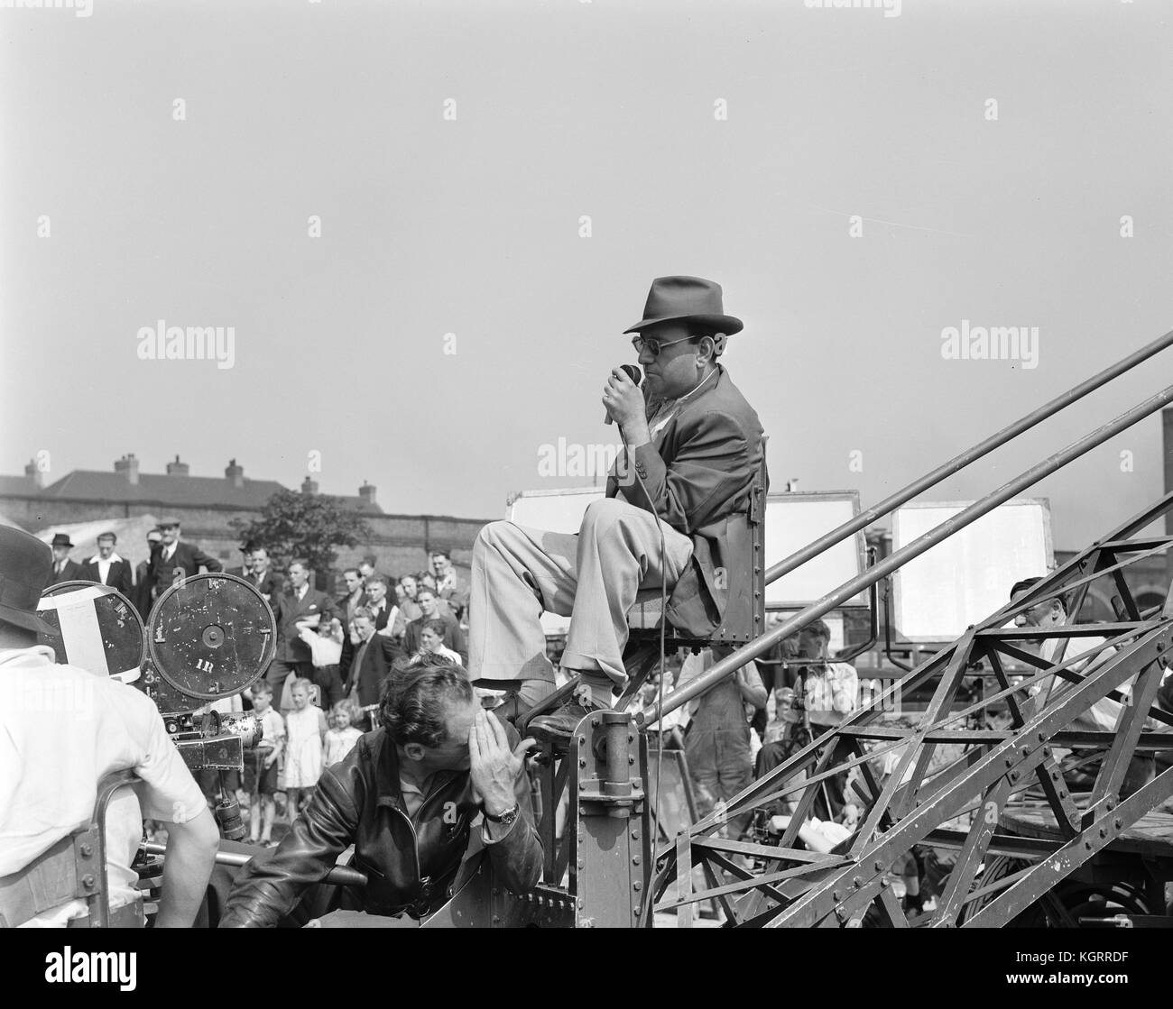 Pimlico behind the scenes director henry cornelius hi-res stock ...