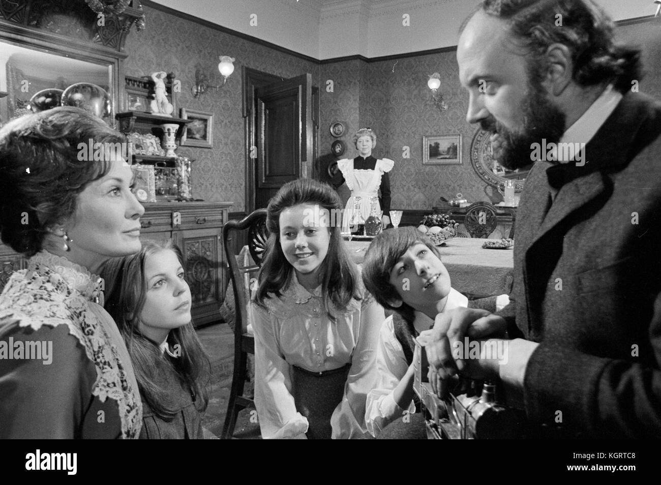 The Railway Children (1970) , Jenny Agutter , Sally Thomsett , Iain ...