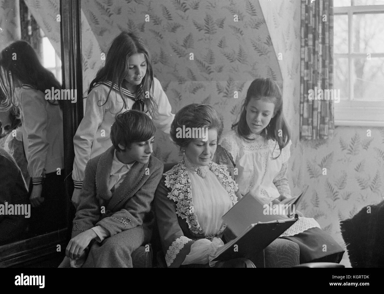 Sally thomsett hi-res stock photography and images - Alamy