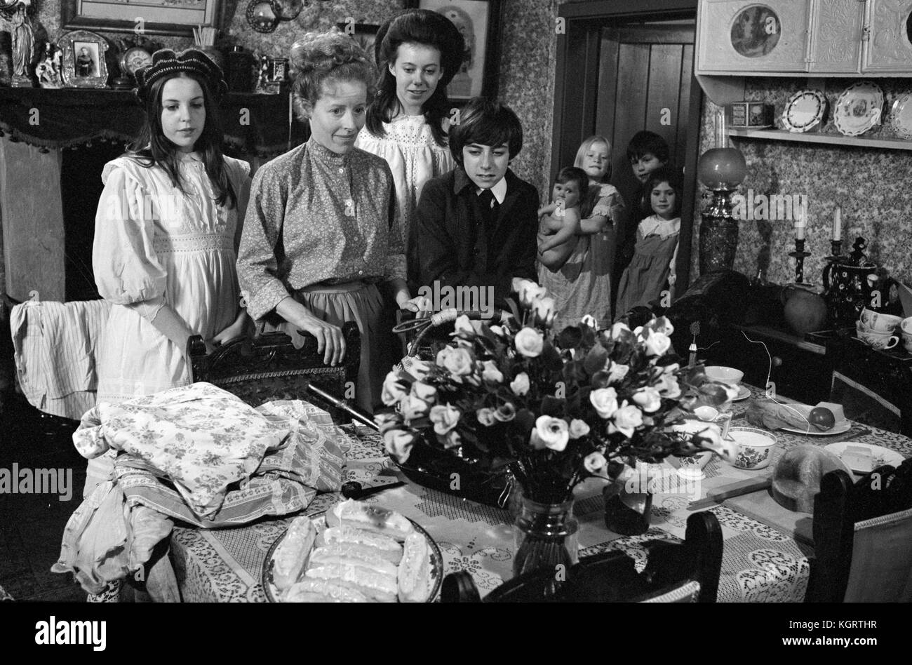 Sally thomsett hi-res stock photography and images - Alamy