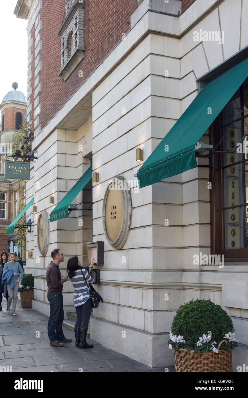 The ivy restaurant london hi-res stock photography and images - Alamy