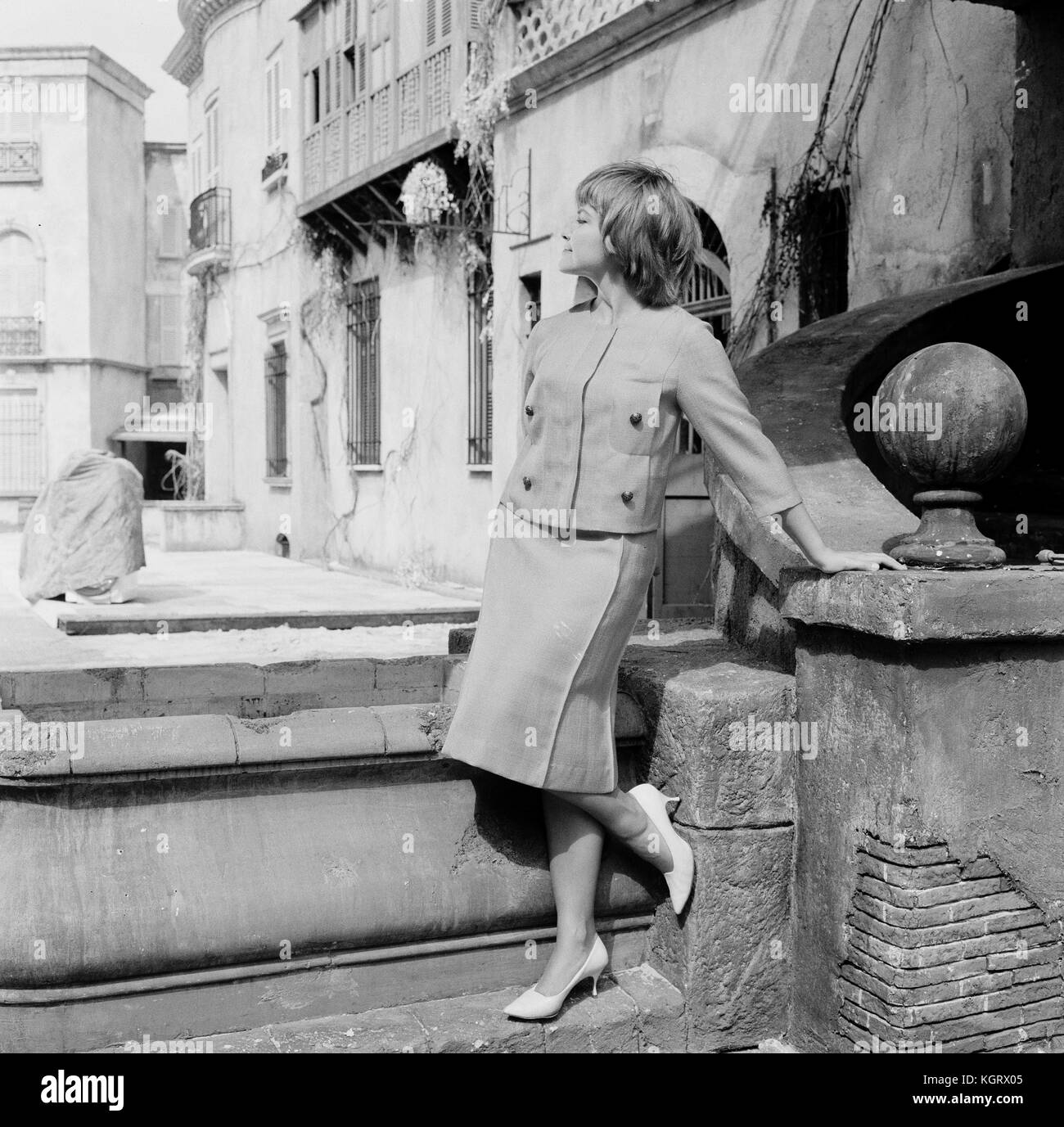 Summer Holiday (1963) , Lauri Peters Stock Photo - Alamy