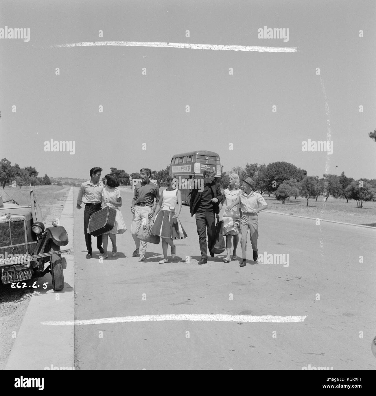 Summer Holiday (1963) , Cliff Richard , Pamela Hart , Jacqueline Daryl ...