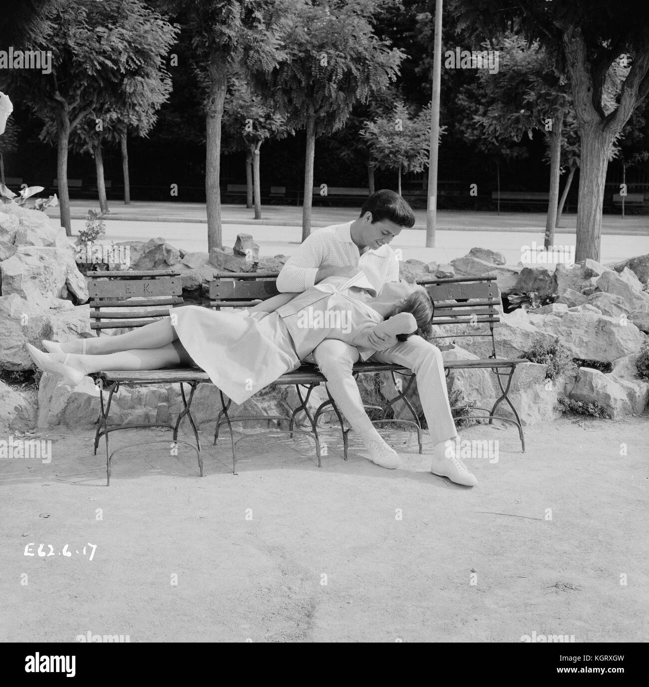 Summer holiday cliff richard film still hi-res stock photography and ...