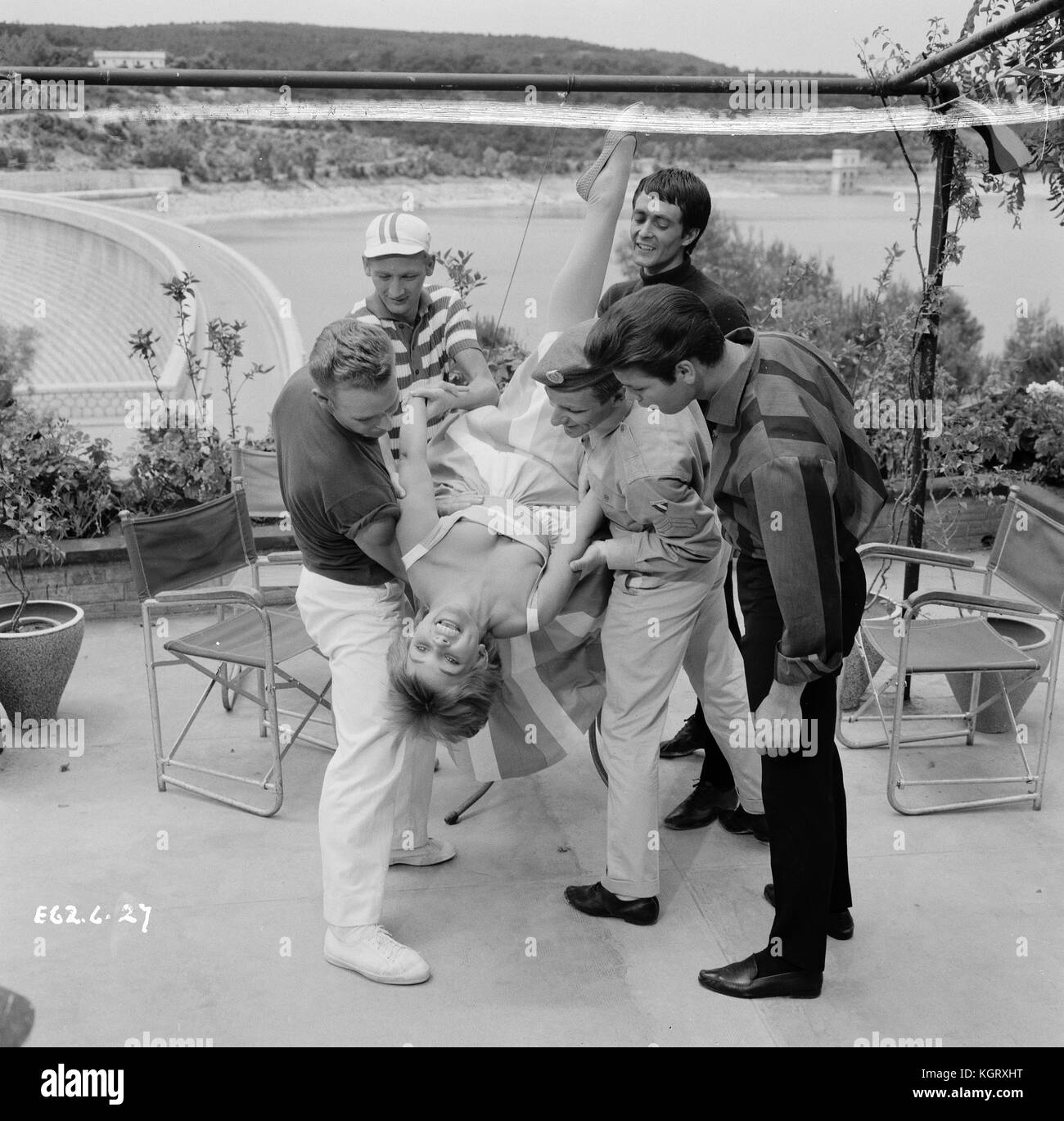 Summer Holiday (1963) , Cliff Richard , Melvyn Hayes , Lauri Peters ...