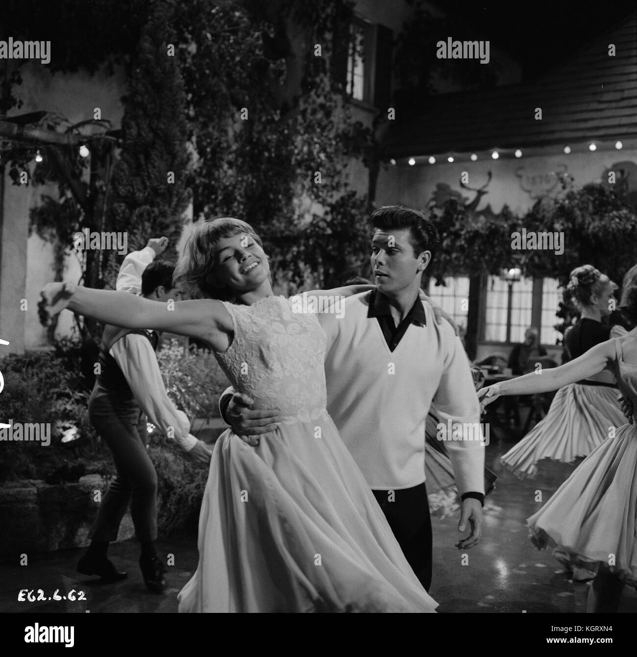 Summer Holiday (1963) , Cliff Richard , Lauri Peters , Jacqueline Daryl ...