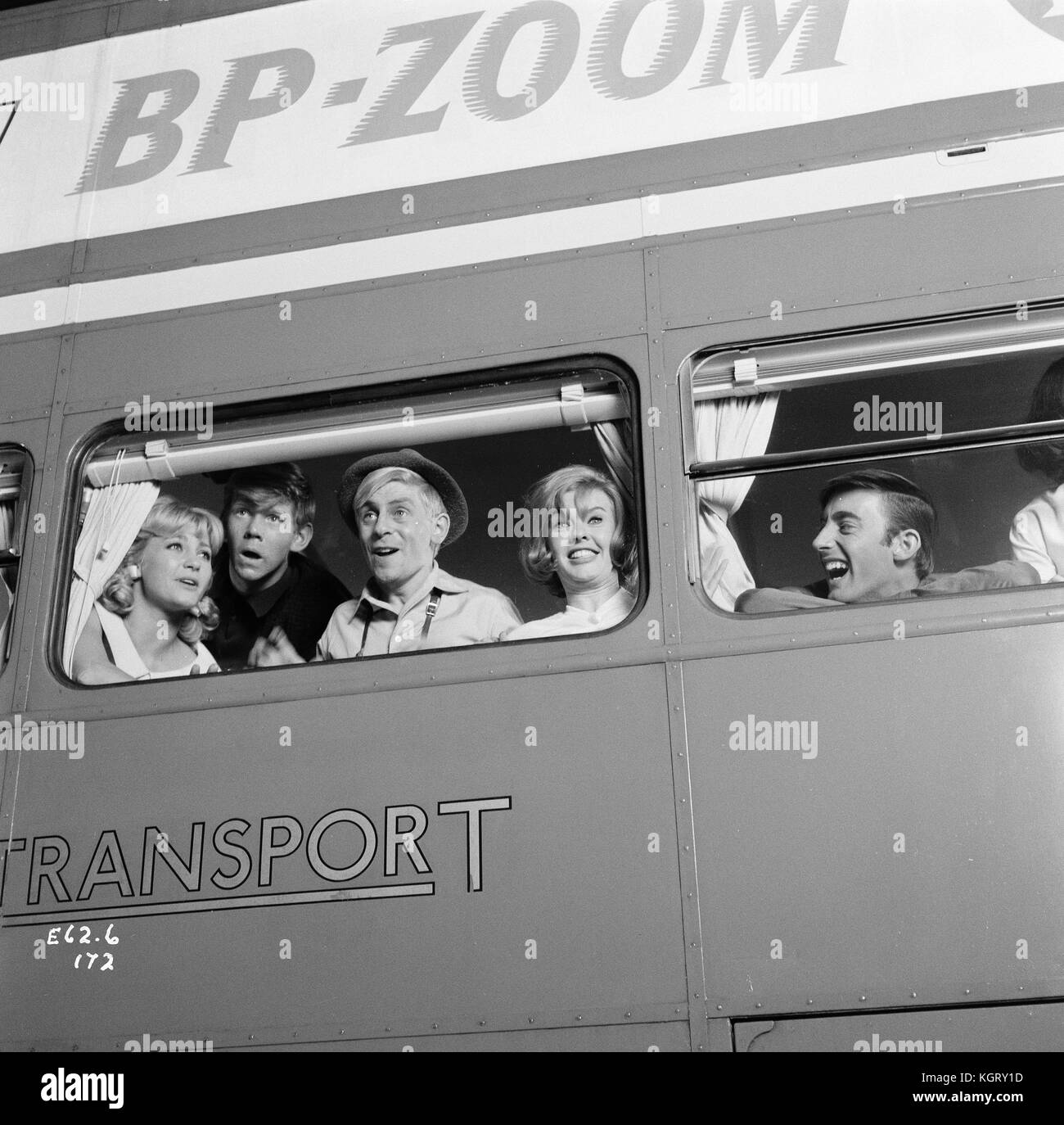 Summer Holiday (1963) , Teddy Green , Jeremy Bulloch , Pamela Hart ...