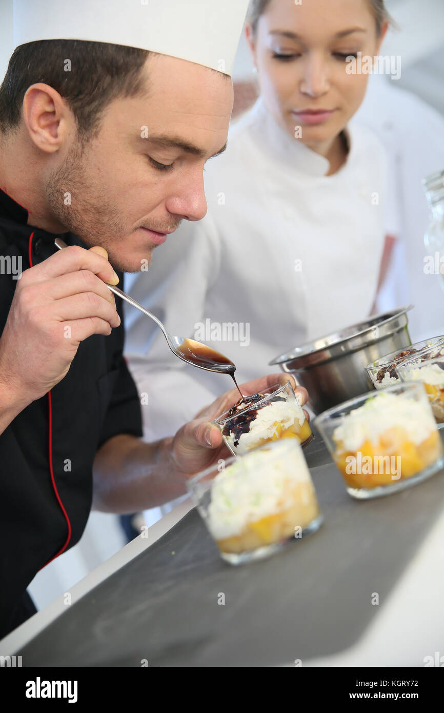 Student trainee chef cook hi-res stock photography and images - Alamy