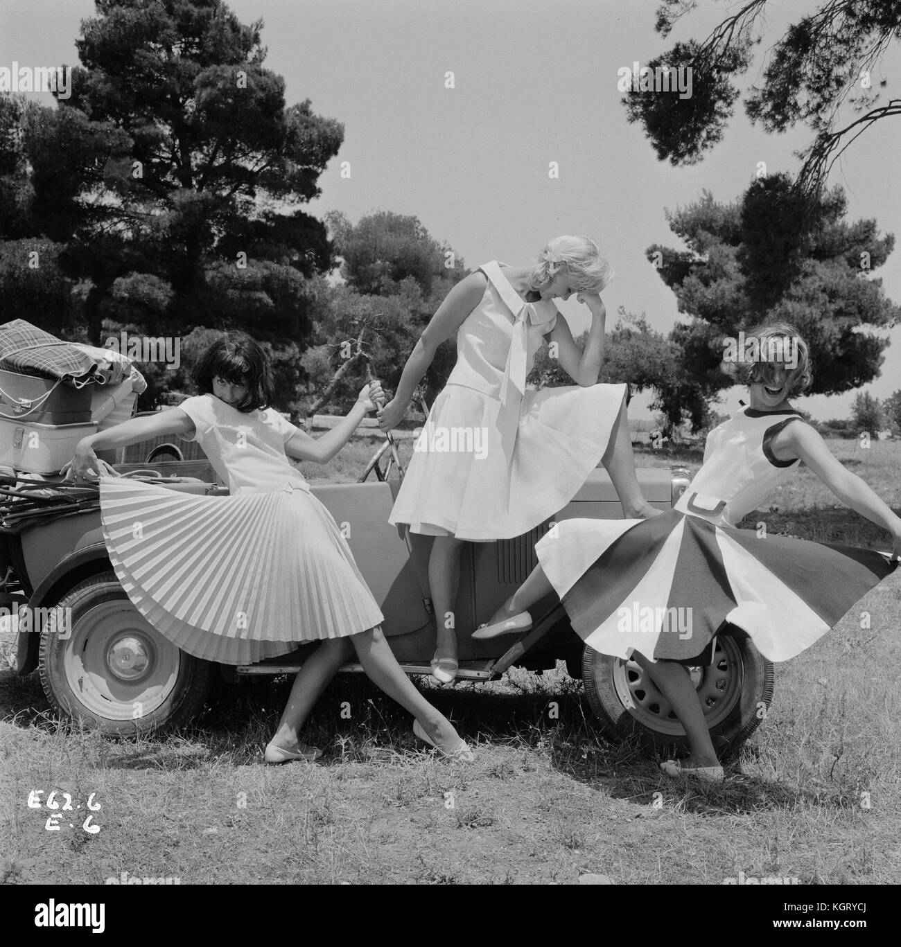 Summer Holiday (1963) , Una Stubbs , Pamela Hart , Jacqueline Daryl ...