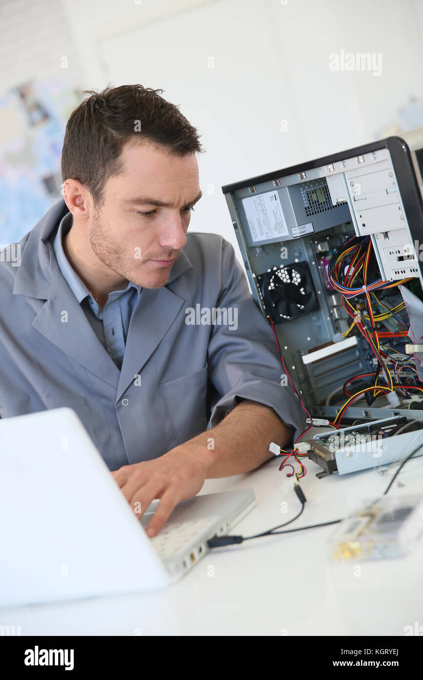 Hardware specialist hi-res stock photography and images - Alamy