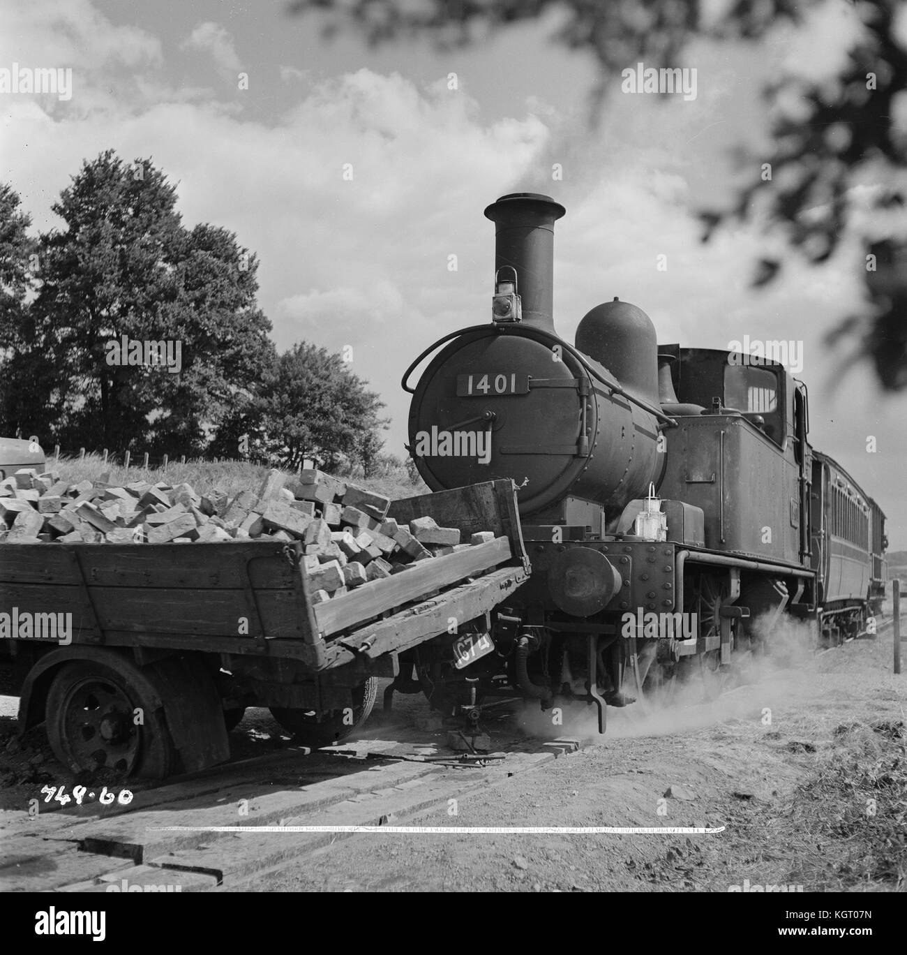 1953 the titfield thunderbolt hi-res stock photography and images - Alamy