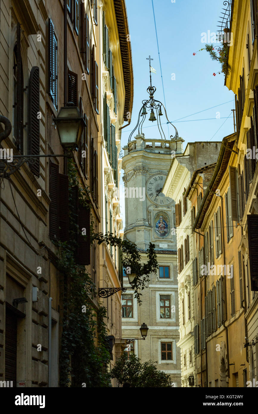 Side street rome hi-res stock photography and images - Alamy