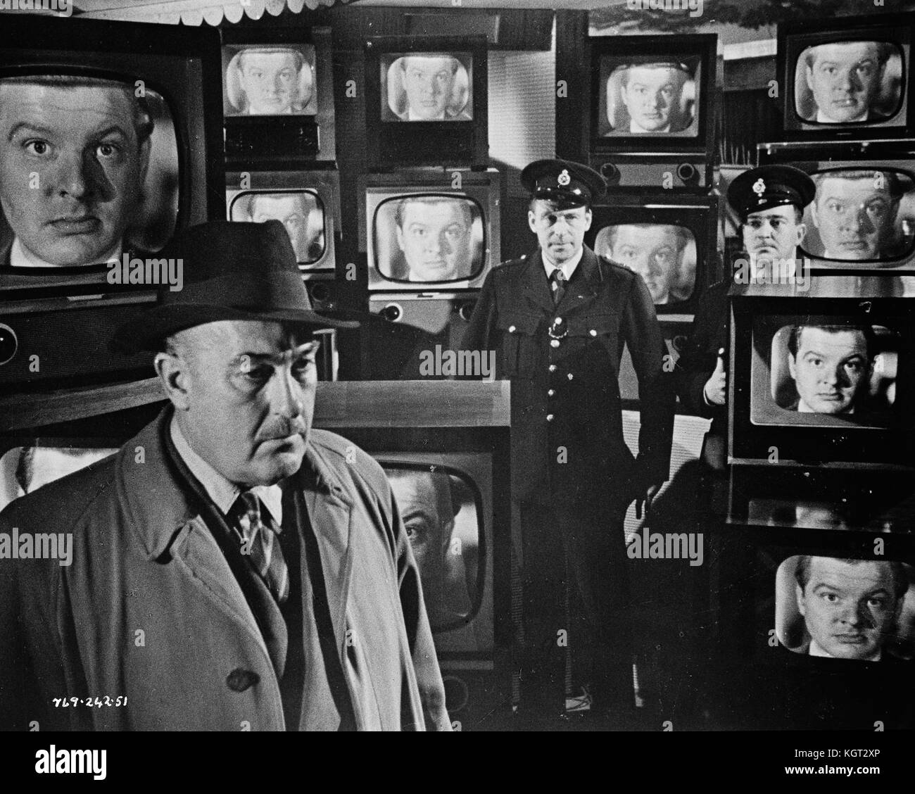 Who Done It (1956) Garry Marsh, Benny Hill Stock Photo - Alamy