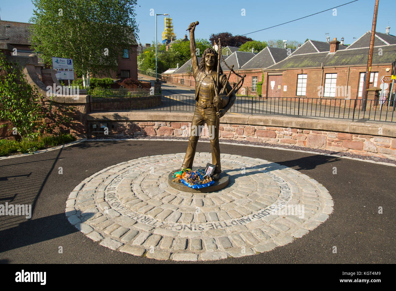 Angus, Scotland. May 25th 2017. Statue memorial for the late singer of ...