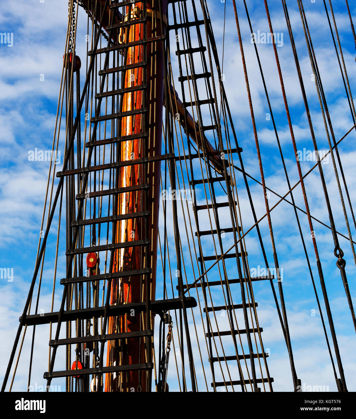 RRS Discovery, Royal Research Ship at Discovery Point, Dundee, Scotland ...