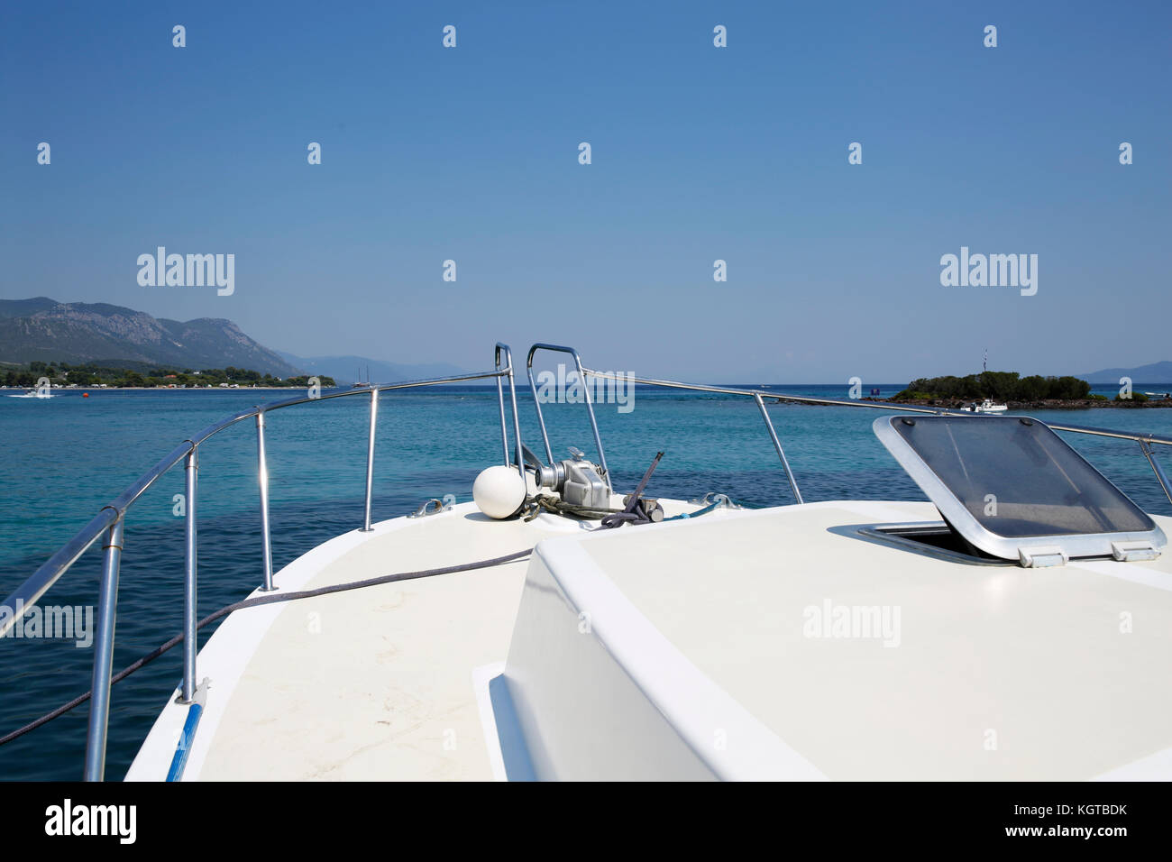 Sea and boats Stock Photo - Alamy