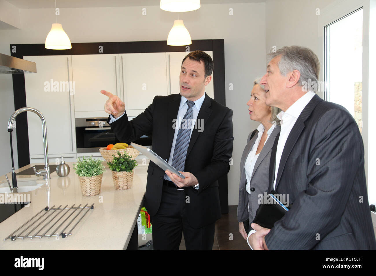 Kitchen salesman hi-res stock photography and images - Alamy