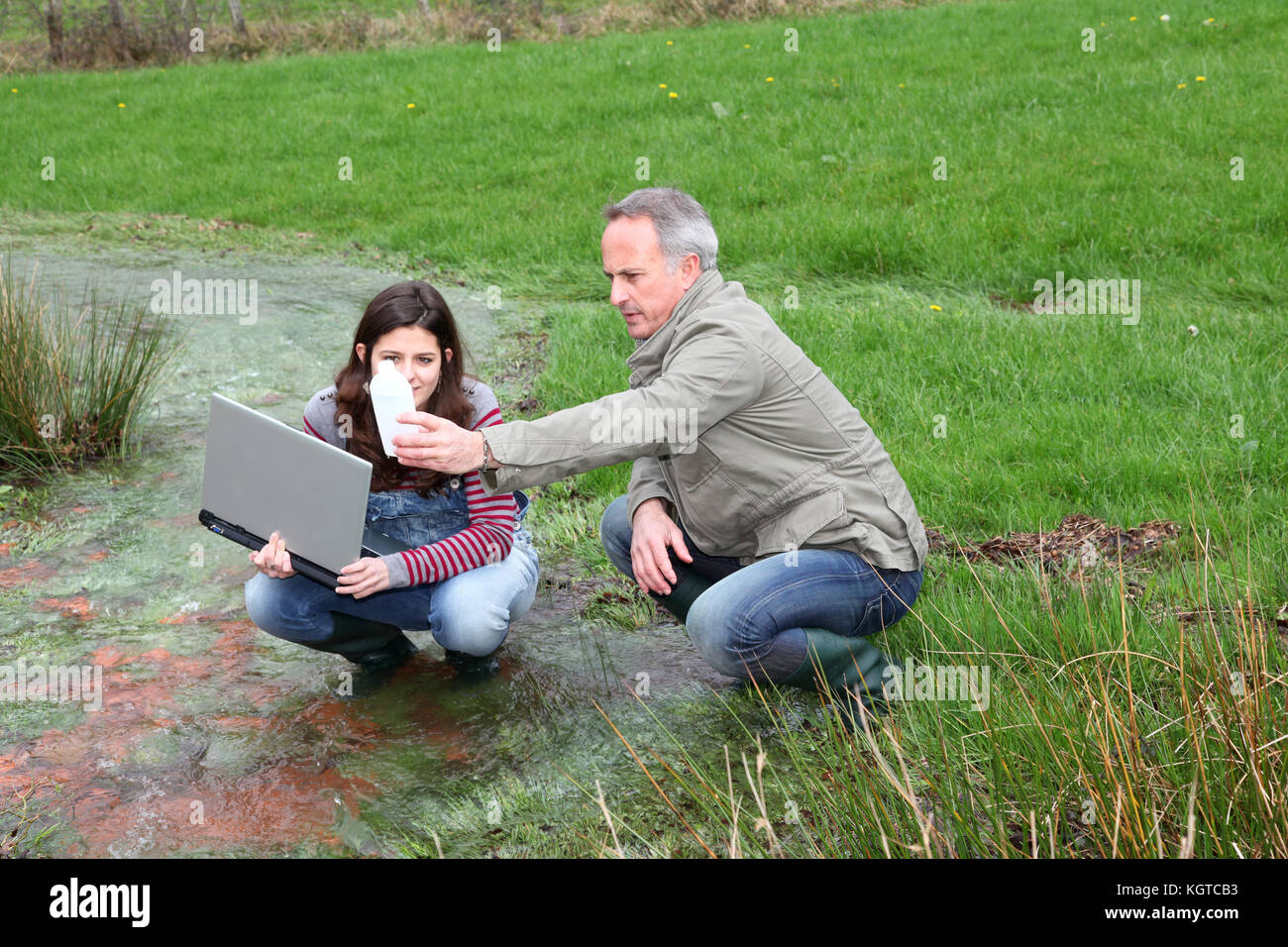 Teenagers in environmental professional training Stock Photo - Alamy
