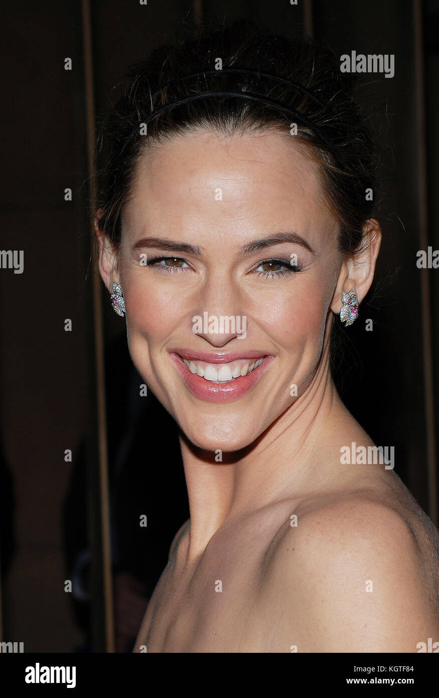 Jennifer Garner arriving at the Catch And Release Premiere at the ...
