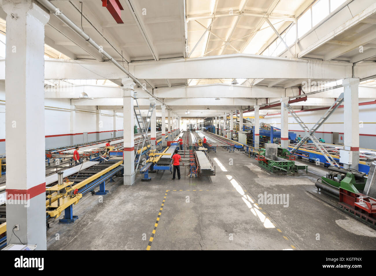 Aluminium doors hi-res stock photography and images - Alamy