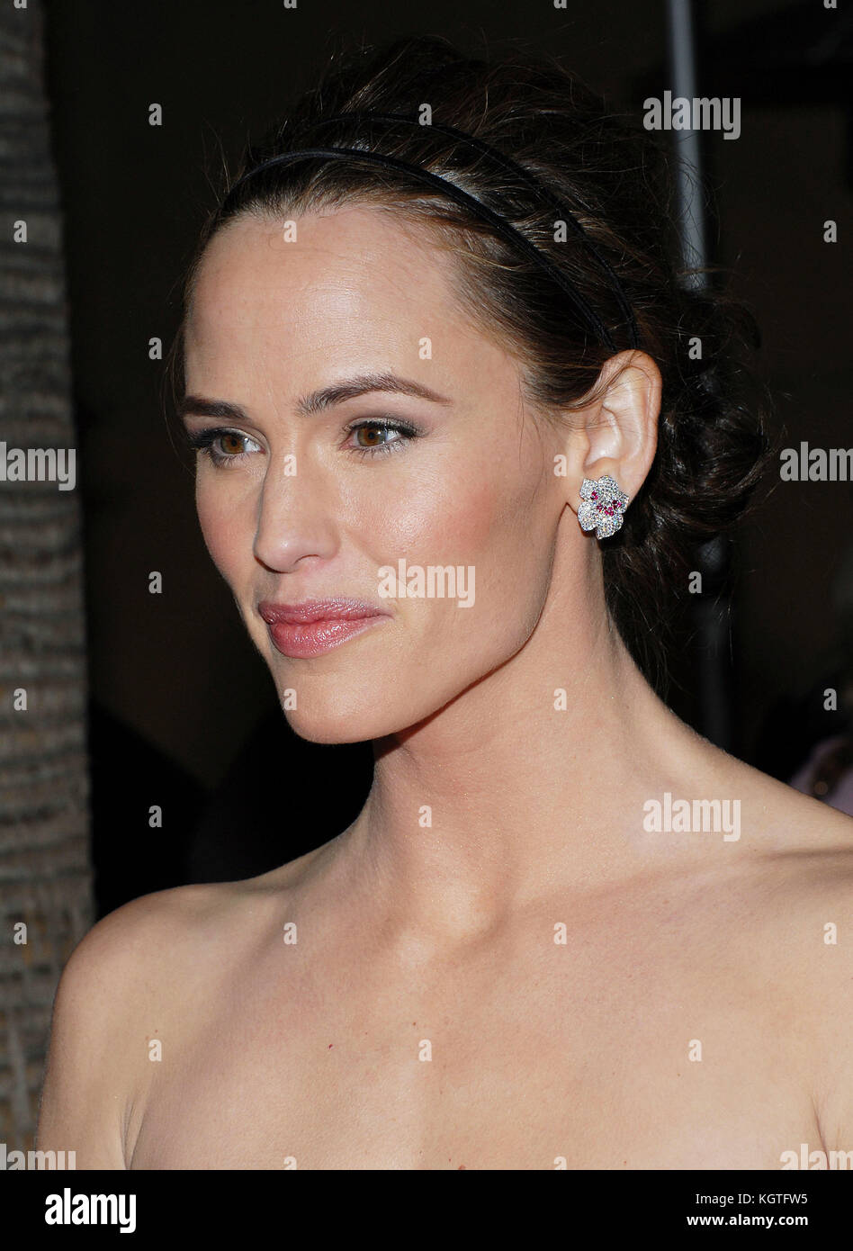 Jennifer Garner arriving at the Catch And Release Premiere at the ...