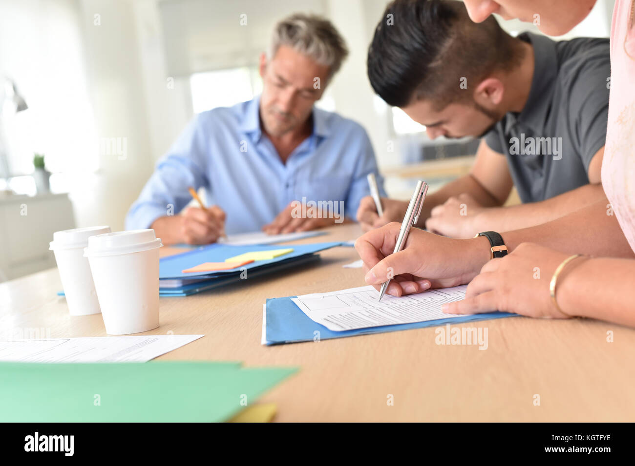 University registration hi-res stock photography and images - Alamy