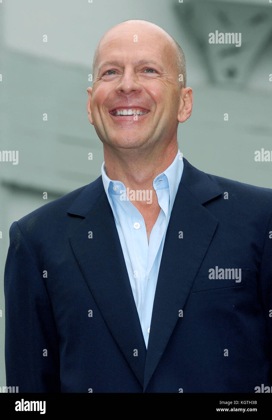 Bruce willis received a star on The Hollywood Walk of Fame in Los ...