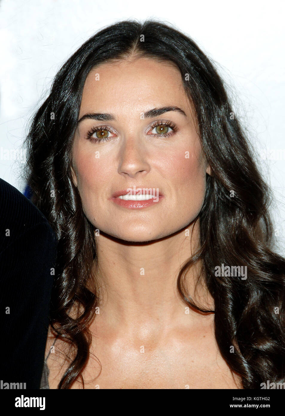 Demi Moore arriving at the BOBBY Premiere at the Chinese Theatre in Los ...