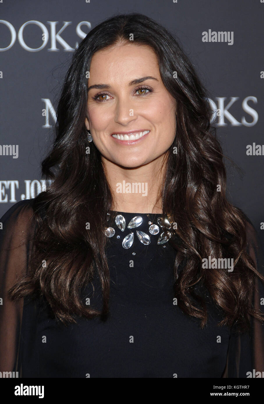 Demi Moore arriving at Mr BROOKS Premiere at the Chinese Theatre In Los ...