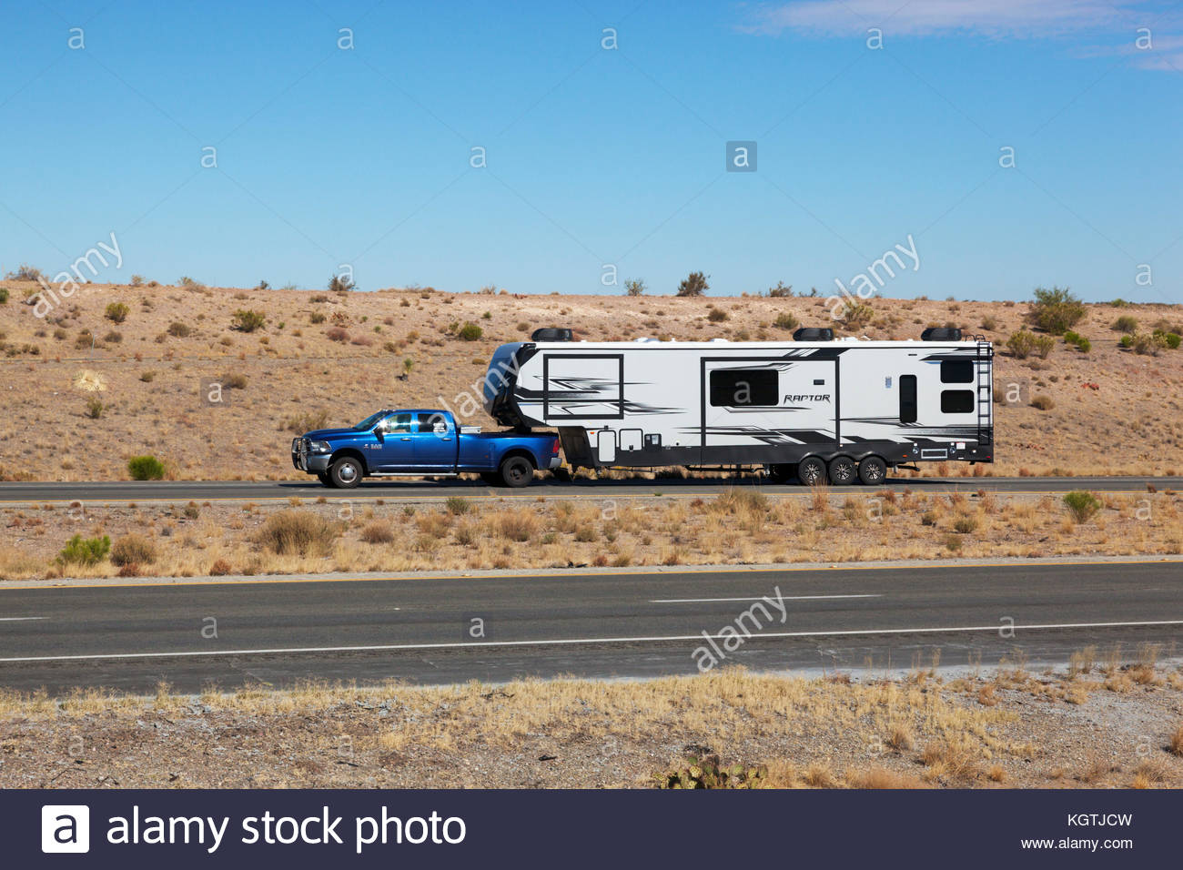 Pulling Trailers Stock Photos & Pulling Trailers Stock Images - Alamy