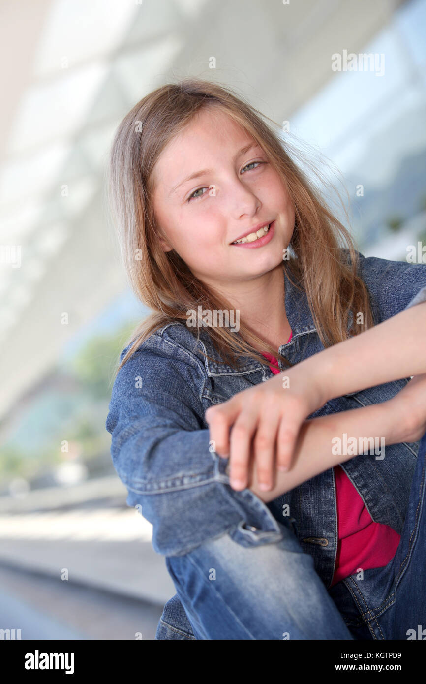 Portrait of blond school girl Stock Photo - Alamy