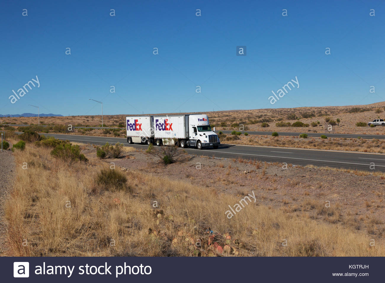Fedex Freight Truck Stock Photos & Fedex Freight Truck Stock Images - Alamy
