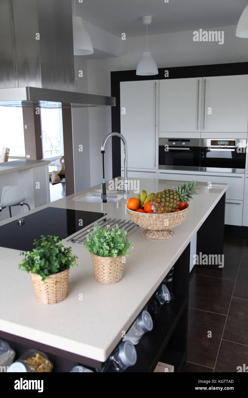 General view of contemporary home kitchen Stock Photo - Alamy