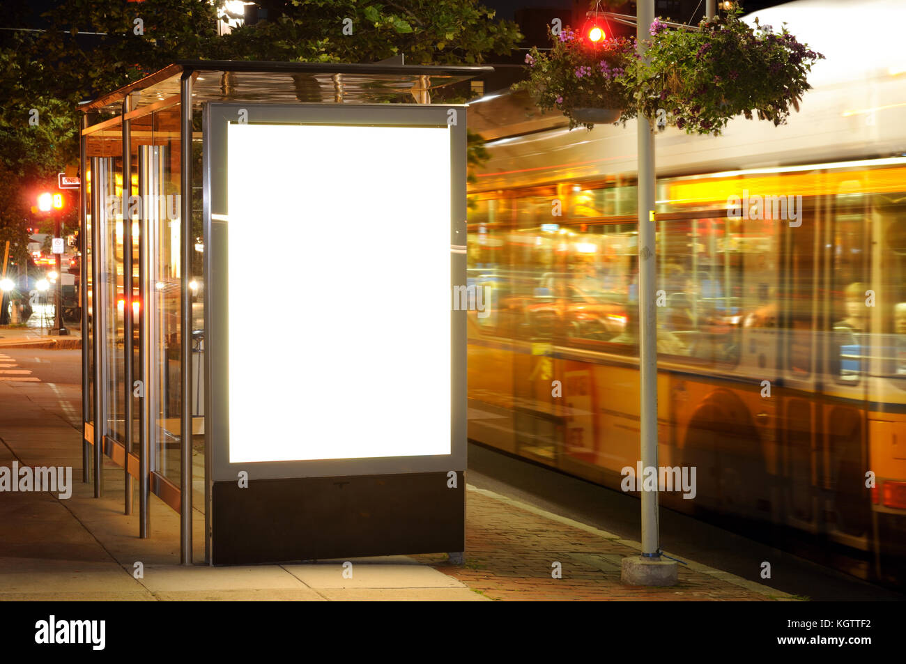 Electronic bus stop sign hi-res stock photography and images - Alamy