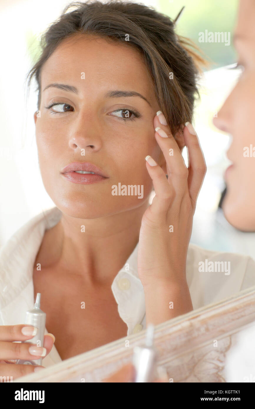 Woman foundation cream hi-res stock photography and images - Alamy