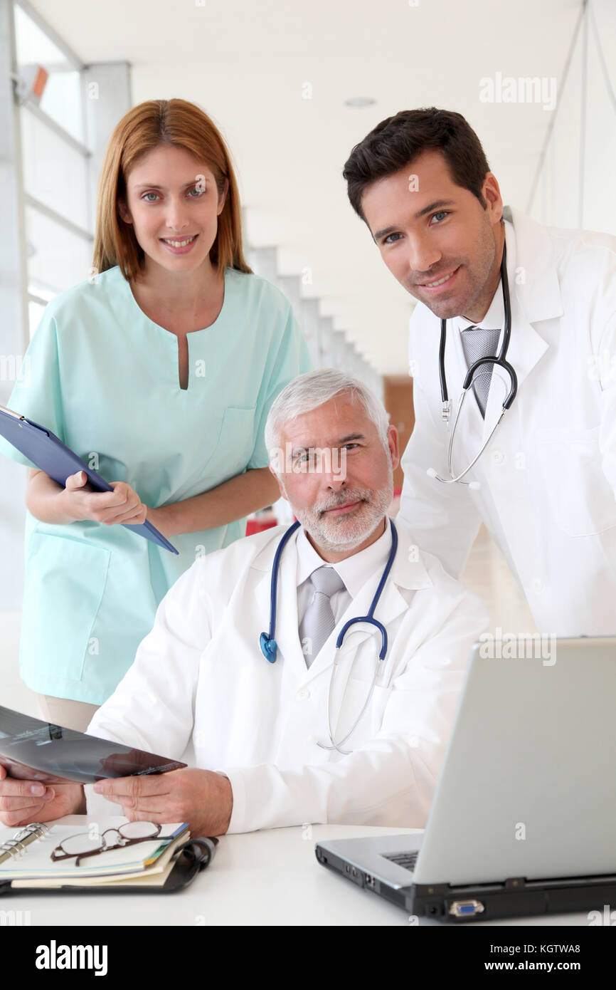 Medical team checking Xray Stock Photo - Alamy