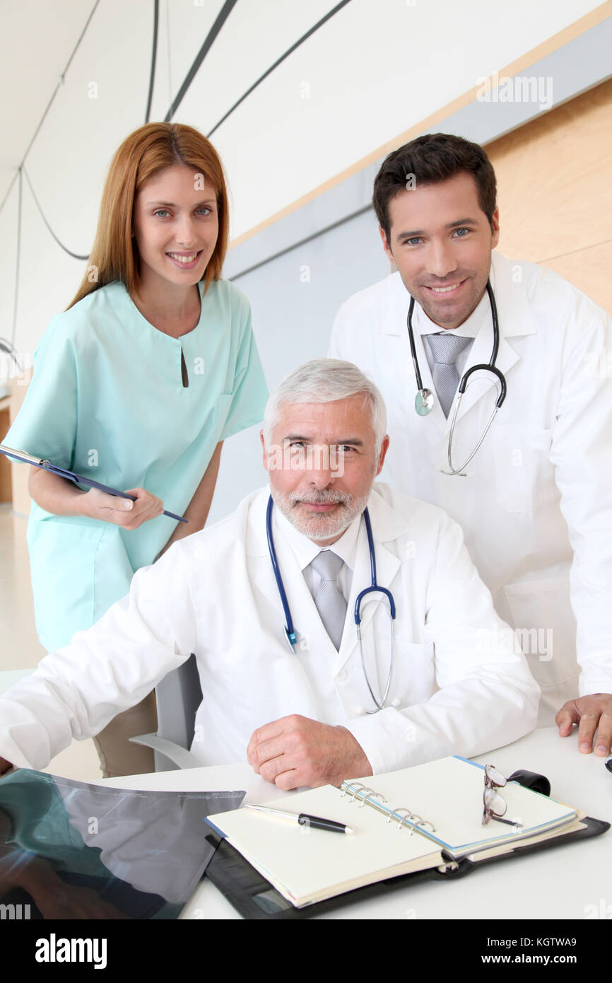 Medical team checking Xray Stock Photo - Alamy