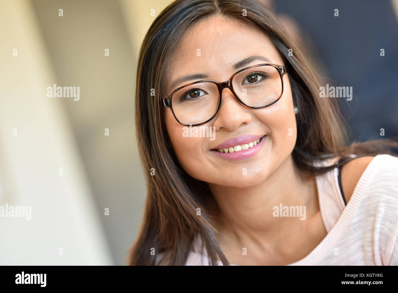 Portrait of beautiful and smiling asian girl Stock Photo - Alamy