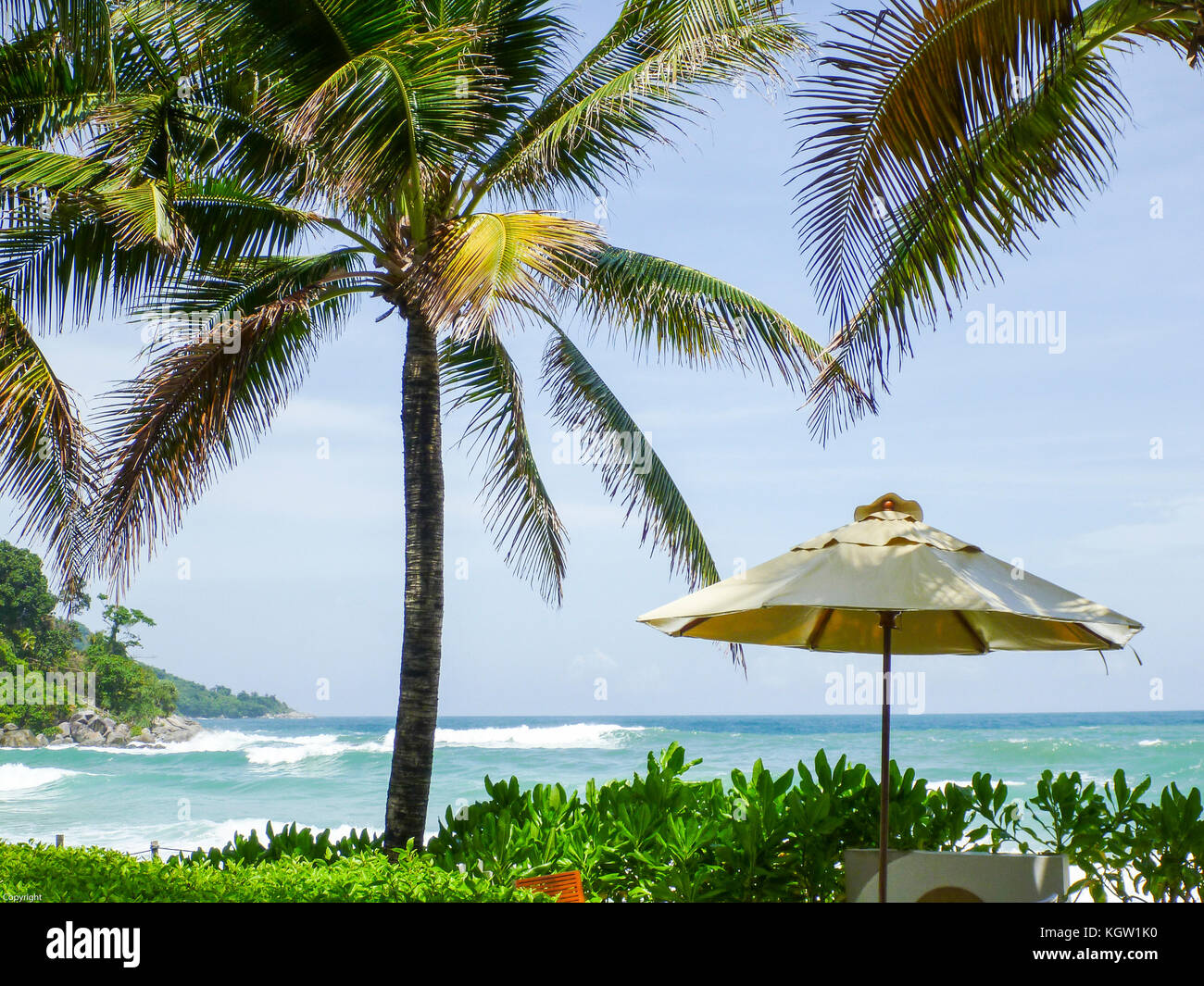 Beach side location hi-res stock photography and images - Alamy
