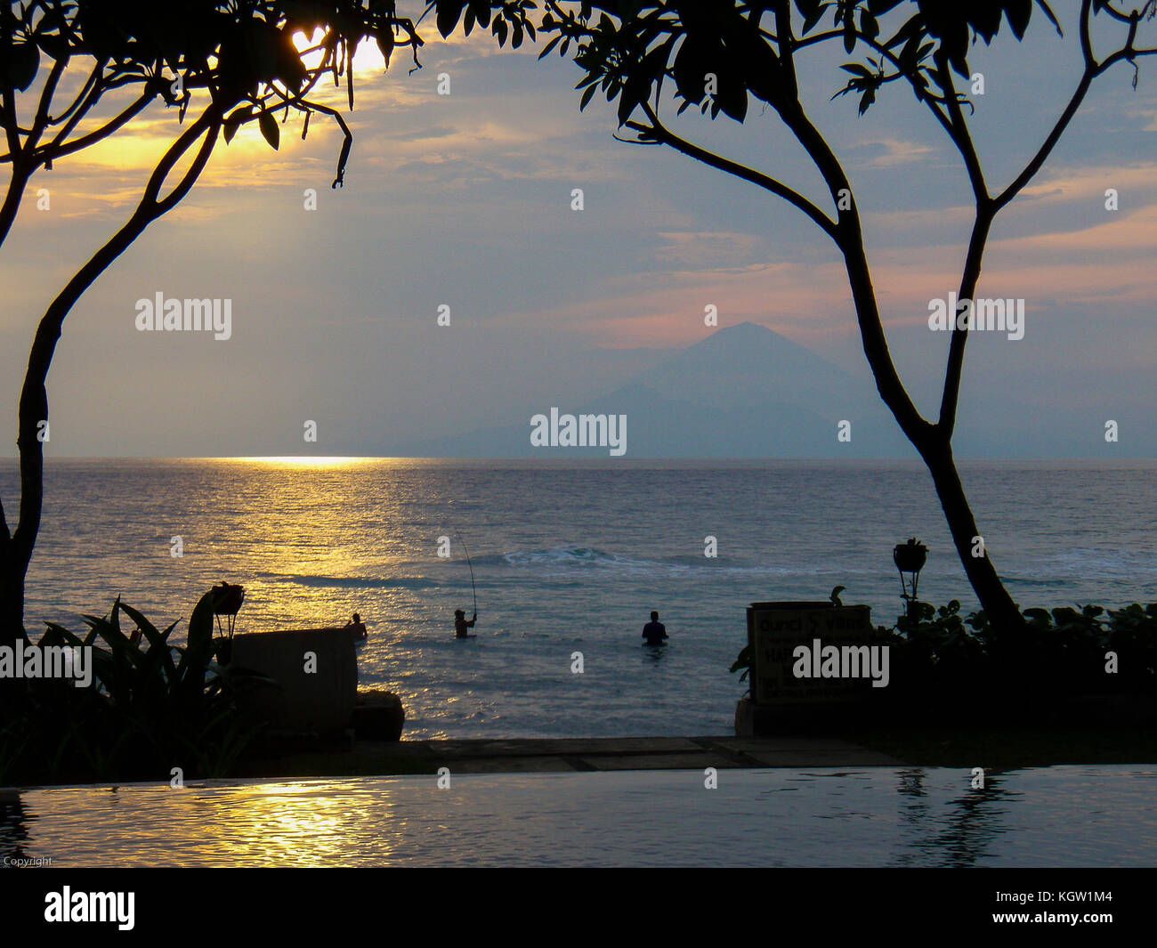 Summer seascape relaxing tourist beach hi-res stock photography and ...