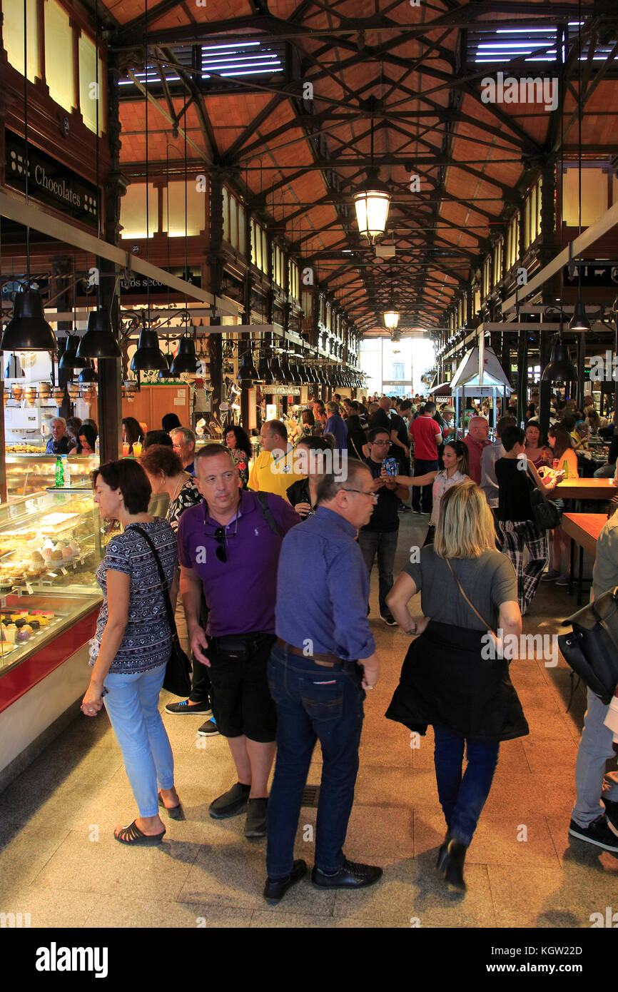 Shopping centre interior spain hi-res stock photography and images - Alamy
