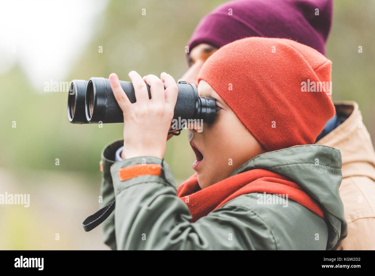Looking through objects hi-res stock photography and images - Alamy