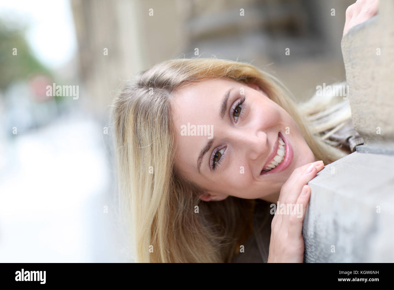 Portrait of beautiful woman in town Stock Photo - Alamy