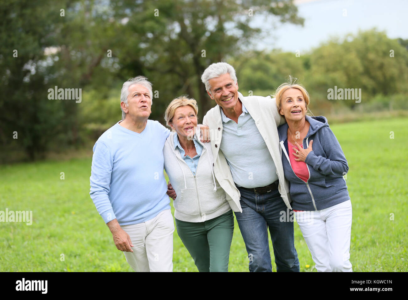 Walking group elderly hi-res stock photography and images - Alamy