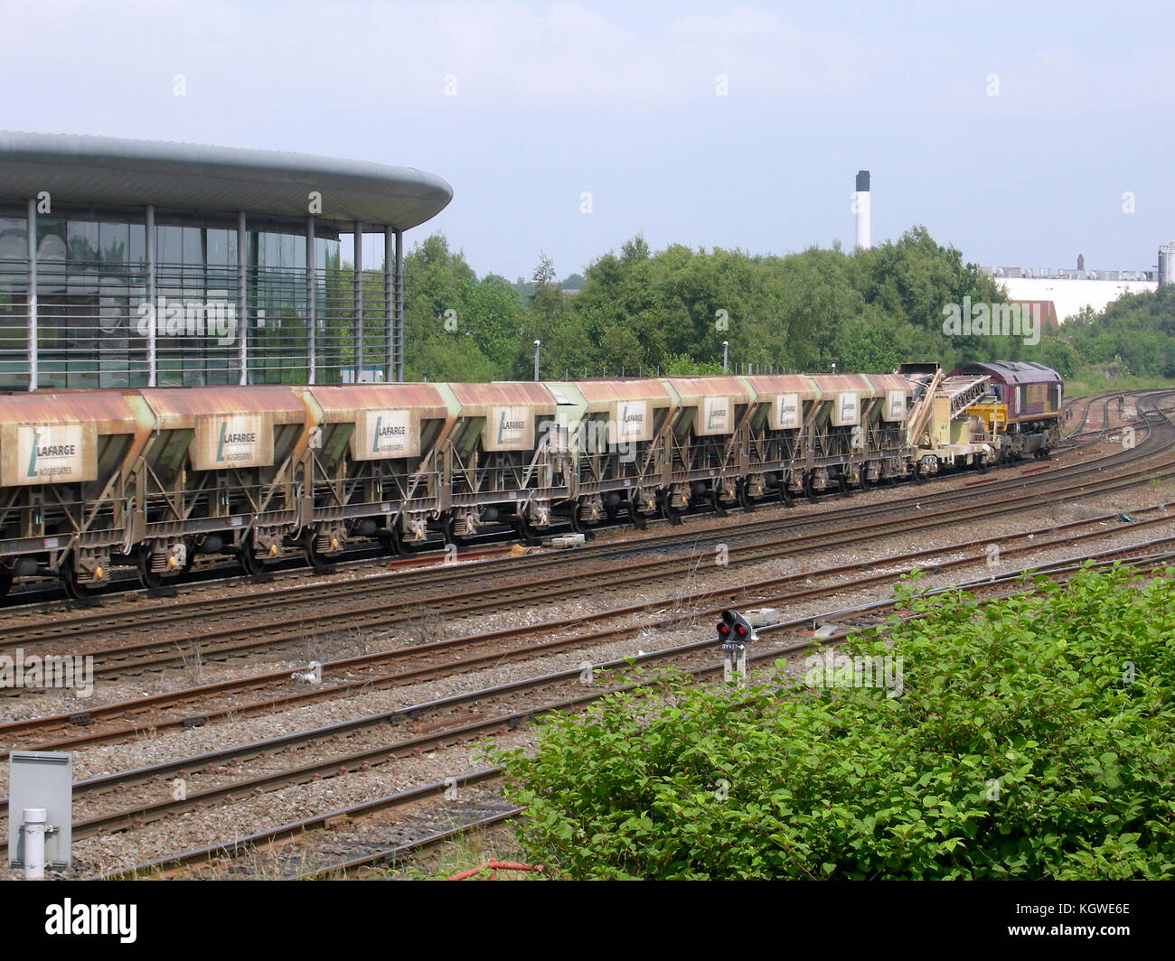 LaFarge self-unloading aggregate freight train at Birmingham Stock ...