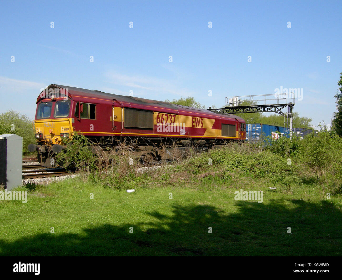 Class 66 locomotive on a train of containers at Oxford Stock Photo - Alamy