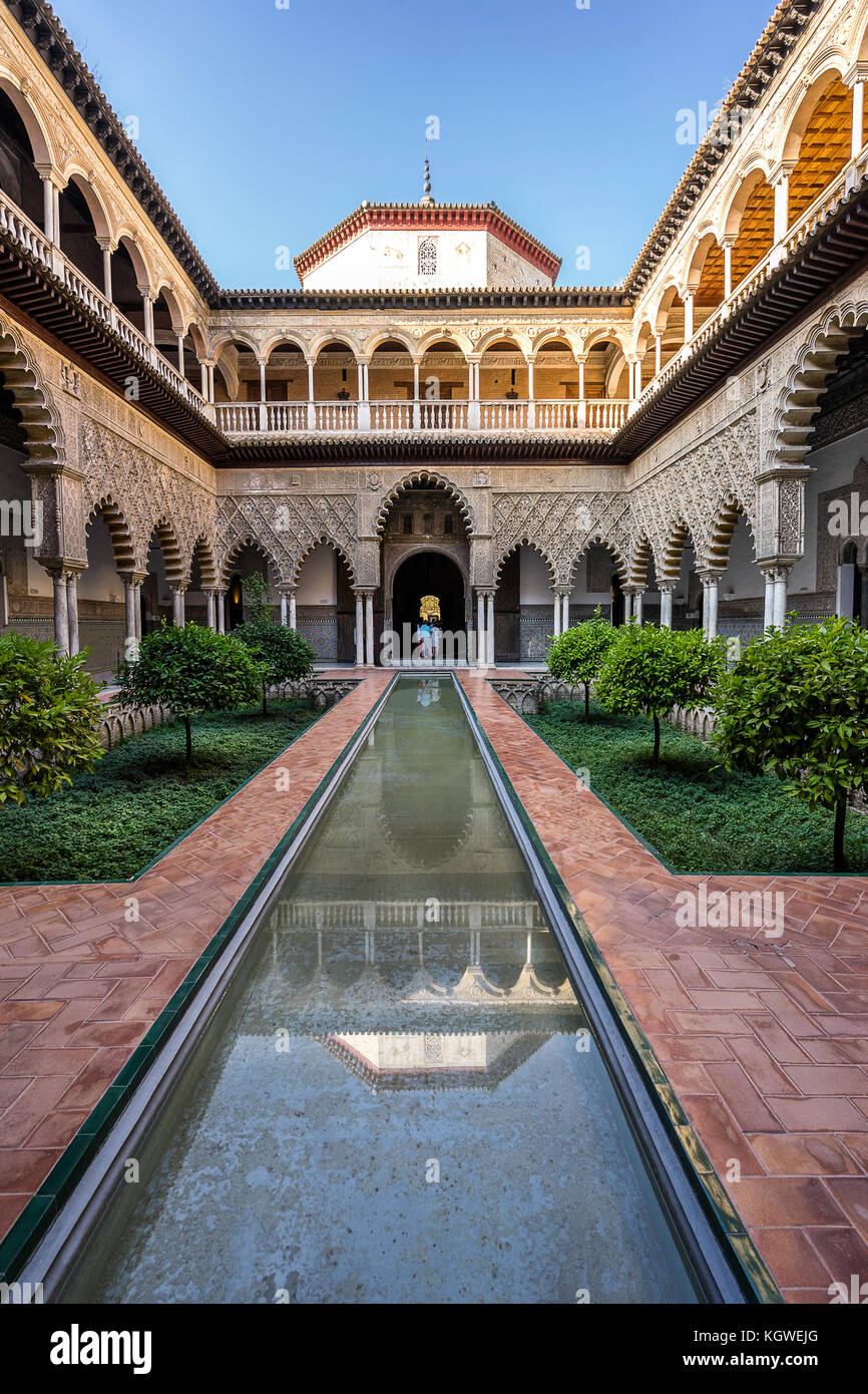 Alcazar seville palace moorish hi-res stock photography and images - Alamy